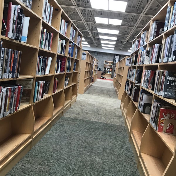 Ruth E. Dickinson Library - Library in Barrhaven West-Old Barrhaven