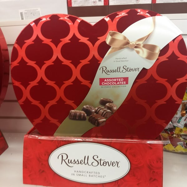 Russell Stover Outlet - Candy Store in Dundee