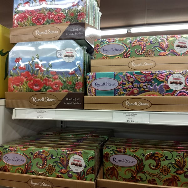 Russell Stover Outlet - Candy Store in Dundee