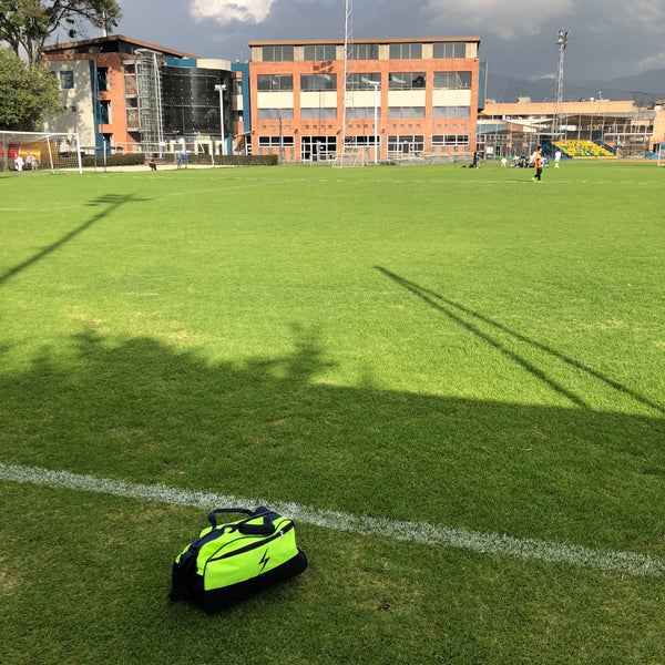 Club Ecopetrol - La Alhambra - Calle 101 con av Suba