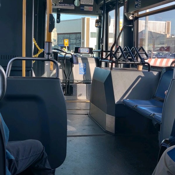 MTA Bus M60/Q23/Q33/Q47/Q48/Q72 - Bus Stop in East Elmhurst