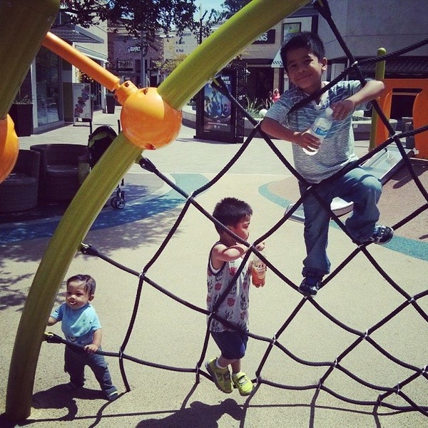 UTC Bus Transit Center - Bus Station in San Diego