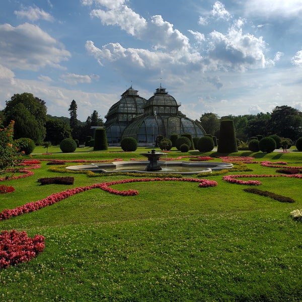 Am Platz - Plaza in Hietzing