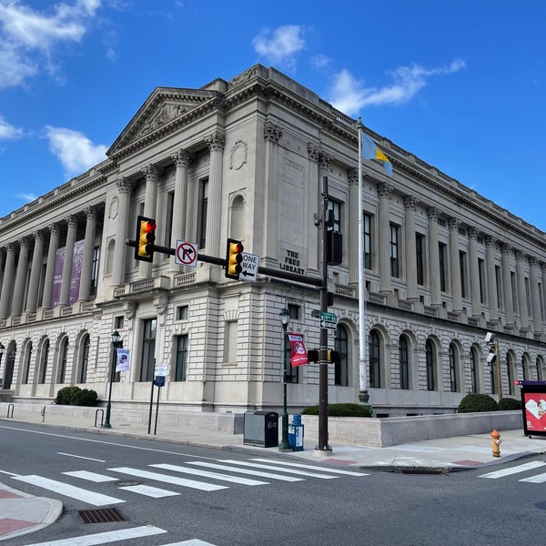 Free Library of Philadelphia - Library in Fairmount - Art Museum