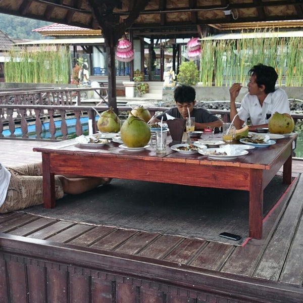 Restauran Apung - Seafood Restaurant