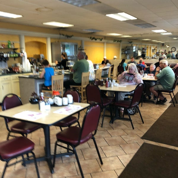 Charlie's Diner - 47 E. Main St