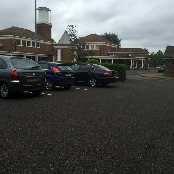 South Essex Crematorium - Cemetery in Upminster