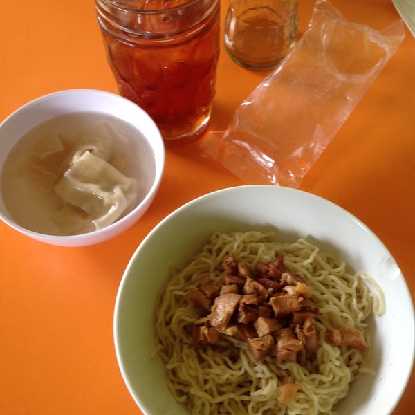 Bakmi Bangka Muslim Ko Awie - Chinese Restaurant