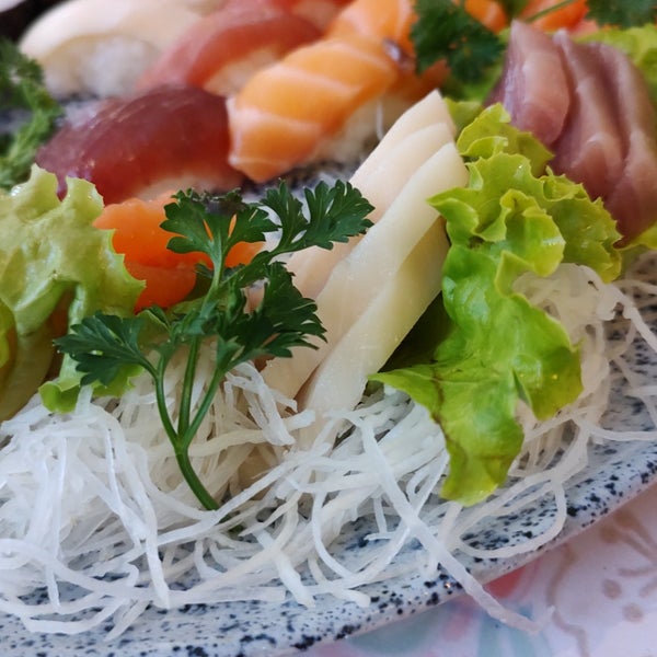 Azami Sushi - Aclimação - R. Topázio, 243