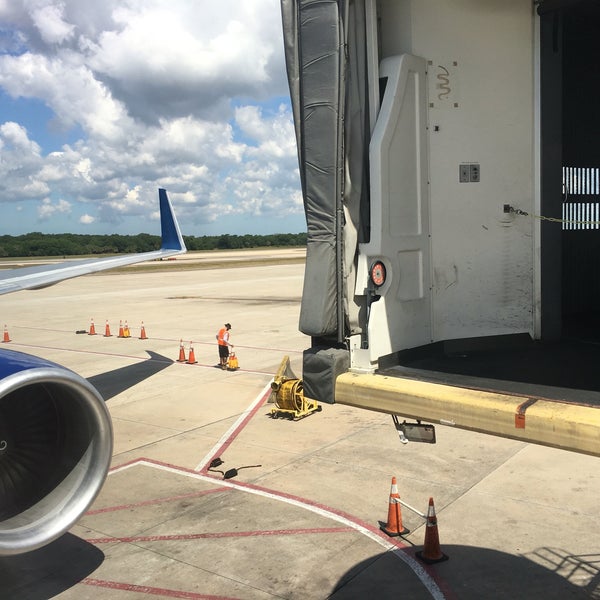 Gate E68 - 4 tips from 891 visitors