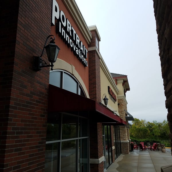 Portrait Innovations - Miscellaneous Store in Kansas City