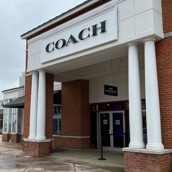 Photos at Leesburg Premium Outlets - Leesburg Corner - Leesburg, VA