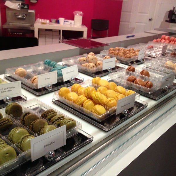 Le Macaron - Dessert Shop