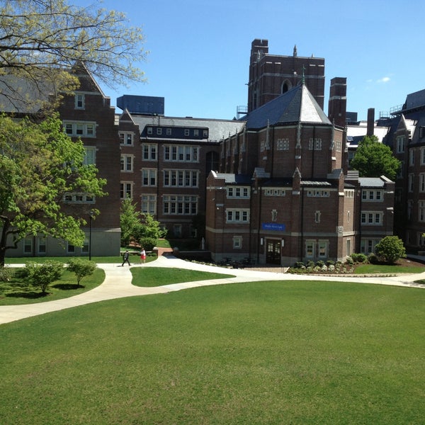 Emmanuel College - General College & University in Boston