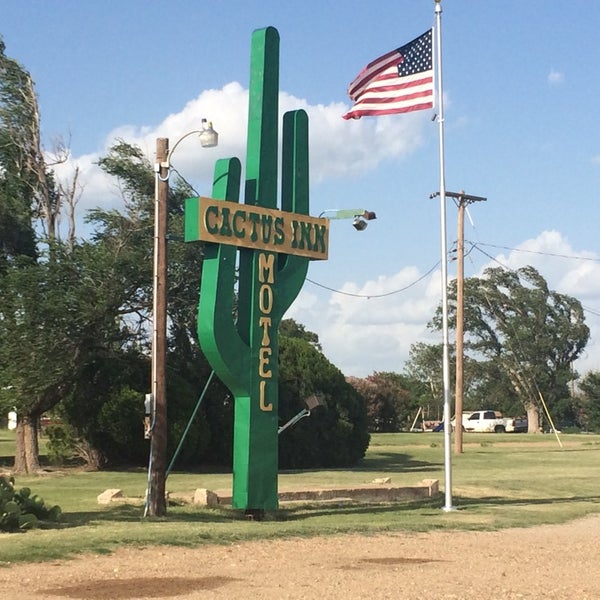 Cactus Inn Motel - Hostel in McLean