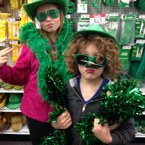 iParty - Arts and Crafts Store in Pembroke