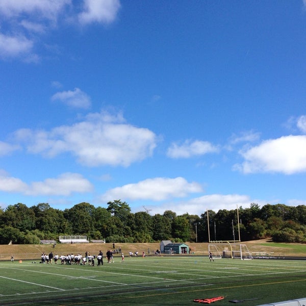 Duxbury High School - 72 St George St