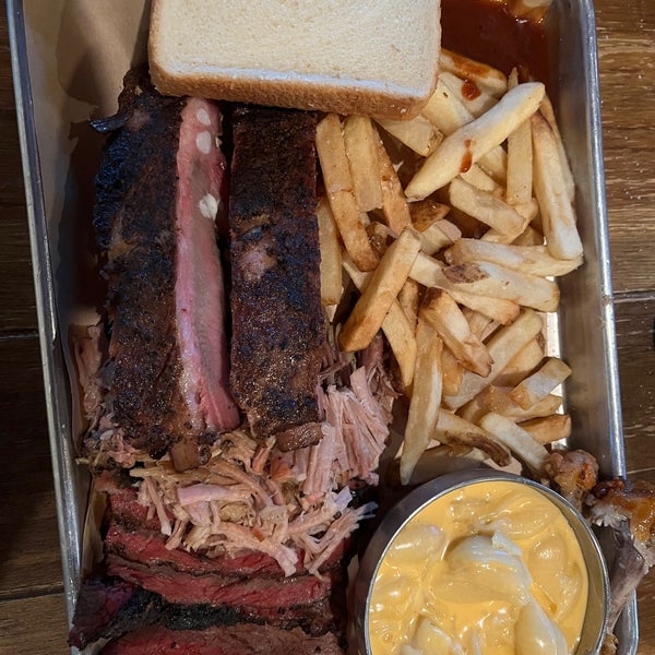 Stubb's Bar-B-Q - Downtown Austin - 801 Red River St