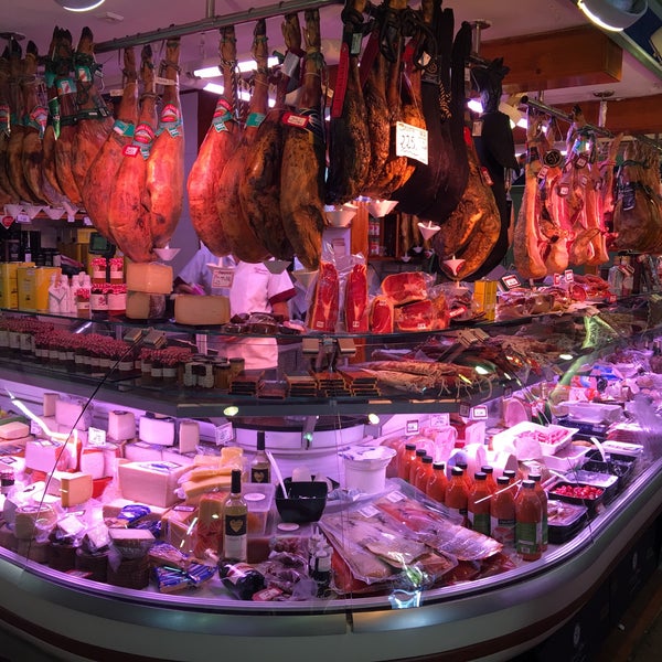 Mercat Municipal de Salou - Food and Beverage Retail in Salou