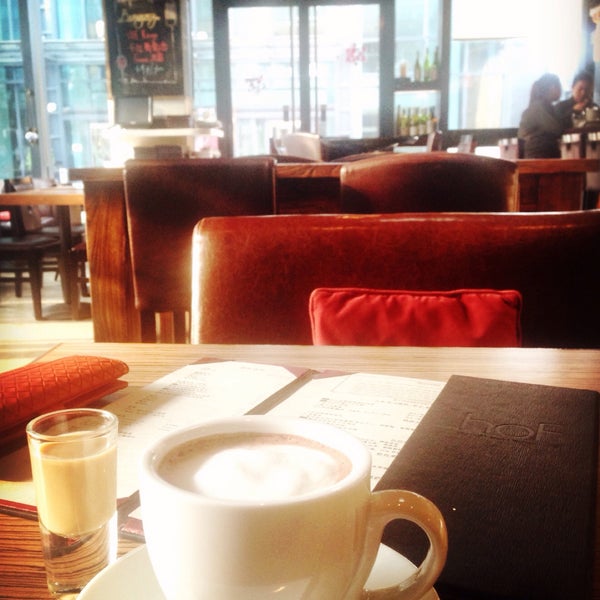 hoF Bar & Brasserie - Wine Bar in Lùjiāzuǐ