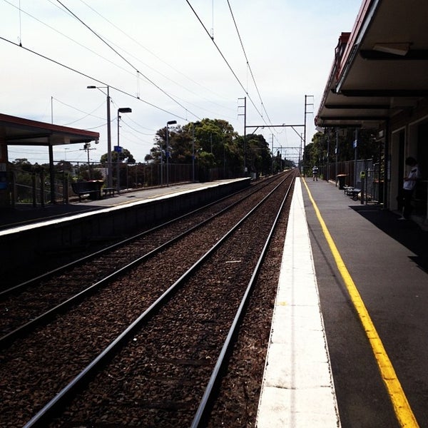 Oak Park Station