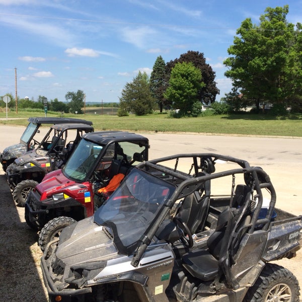 Daddy's Dew Drop Inn - Bar in Bagley