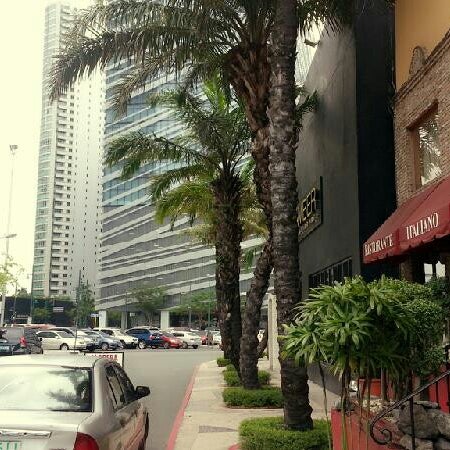 The Fort Strip - Bonifacio Global City