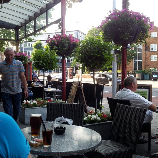 The Sir Michael Balcon (Wetherspoon) - Pub in Ealing