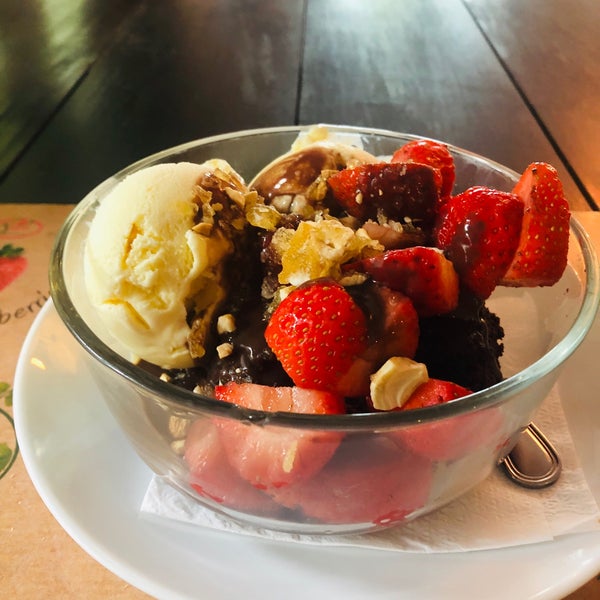 Simply Strawberries By Jagro - Dessert Shop in Sri Jayawardenepura Kotte