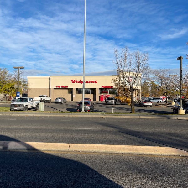 Walgreens - 535 E 17th St