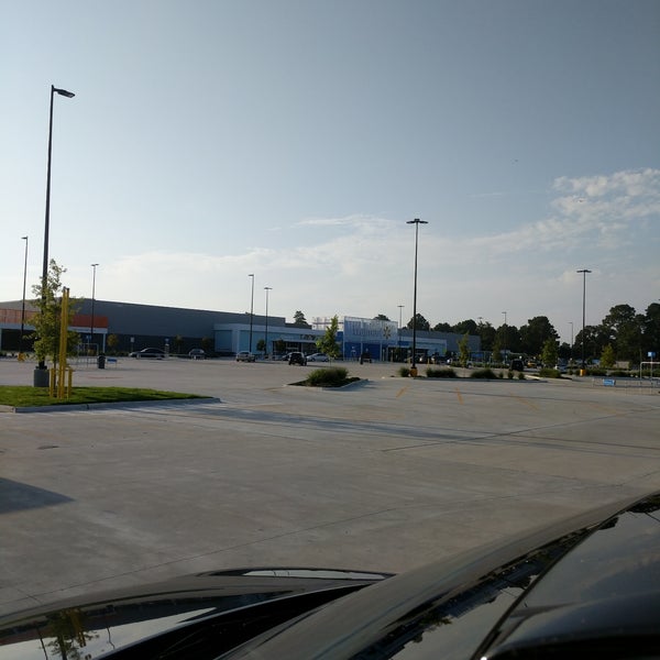 Walmart Supercenter - Big Box Store