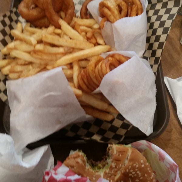 Fast Eddie's MOAB - Burger Joint in Modesto