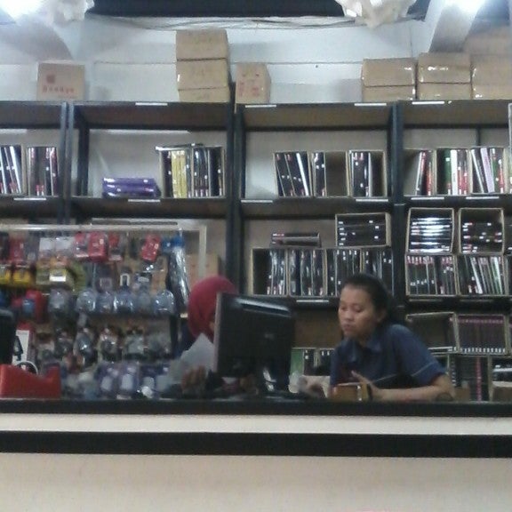 Nat's Studio Lab Sukasari - Jln. Sukasari II No.11A