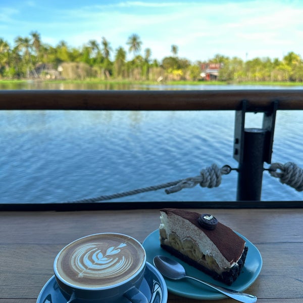 RIVA Floating Cafe - Phutthamonthon Sai 7