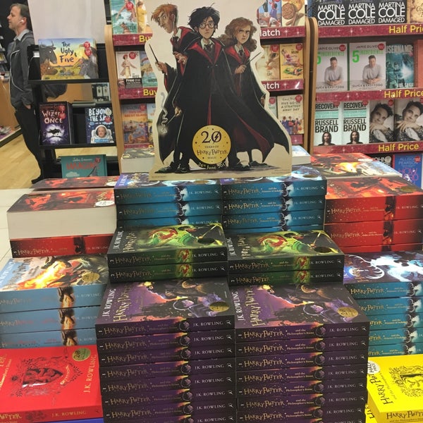 WHSmith - Shepherd's Bush - Westfield Shopping Centre, Wood Lane
