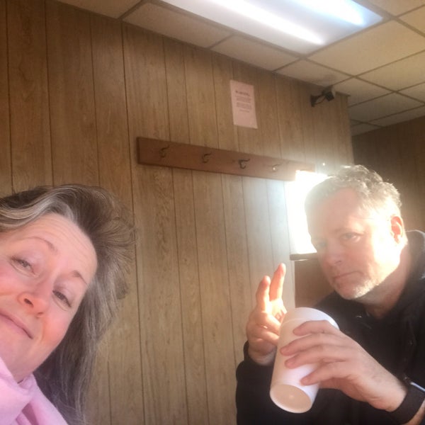 Dubs Hamburgers & Ice Cream - Burger Joint in Sandpoint
