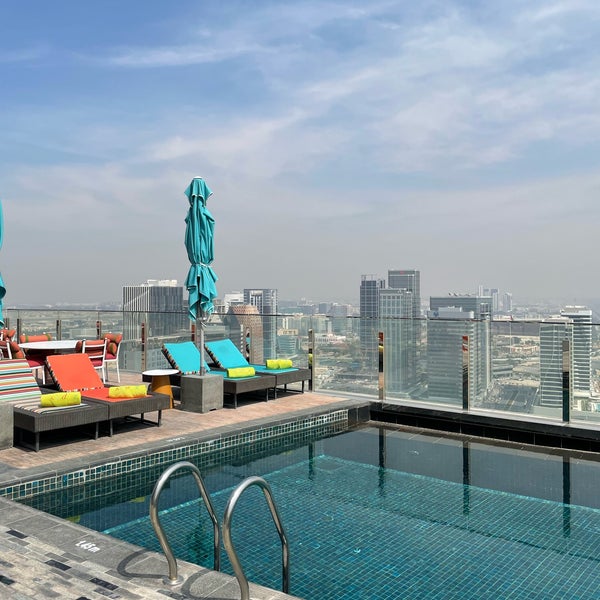 Andaz Pool - Swimming Pool