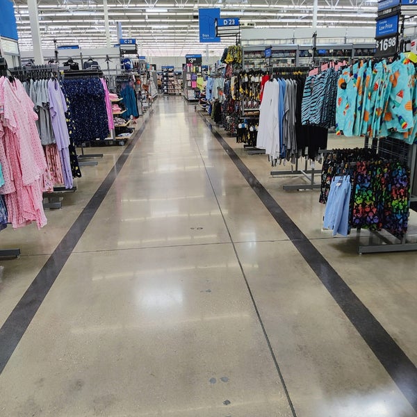 Walmart Supercenter - 1521 N Cockrell Hill Rd