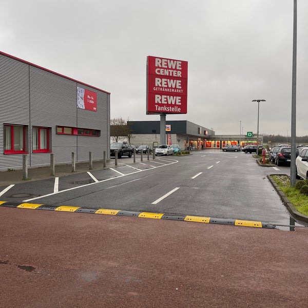 REWE CENTER - Supermarket in Höchberg