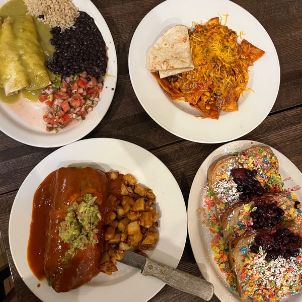 Flo - American Restaurant in West Town