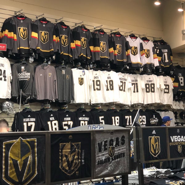 Champs Sports Miracle Mile - Sporting Goods Retail in Las Vegas