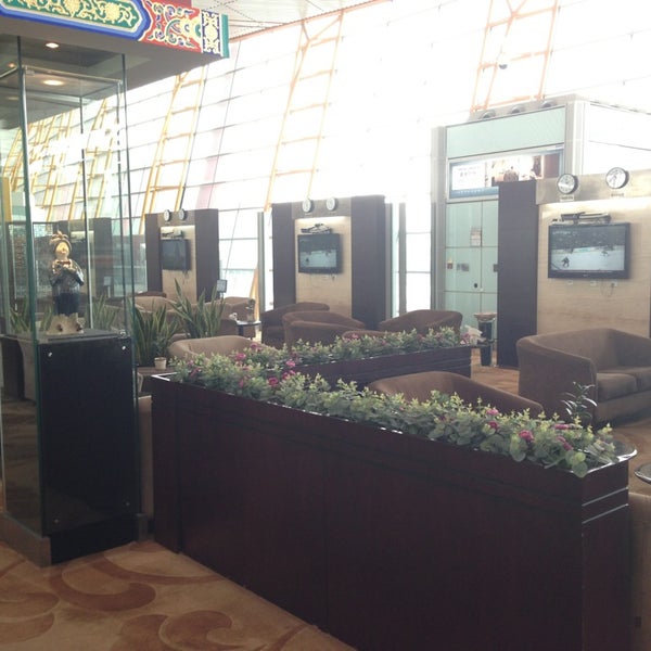 Photos at BGS Premier Lounge - Shùnyì - 31 tips from 1254 visitors