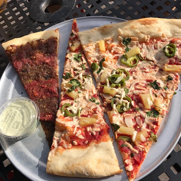 Sizzle Pie - Pizzeria