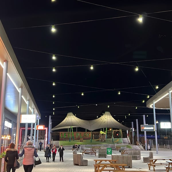 White Rose Shopping Centre - 45 tips