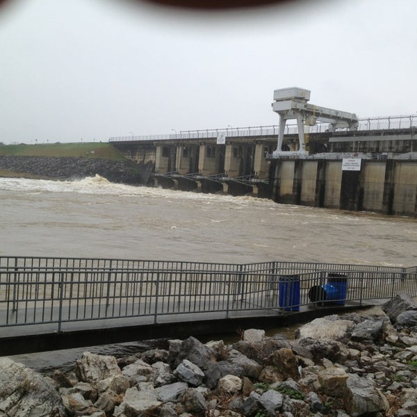 Neely Henry Dam - River