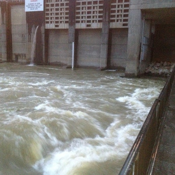 Neely Henry Dam - River
