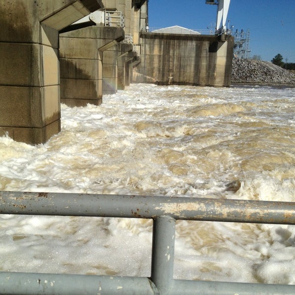 Neely Henry Dam - River