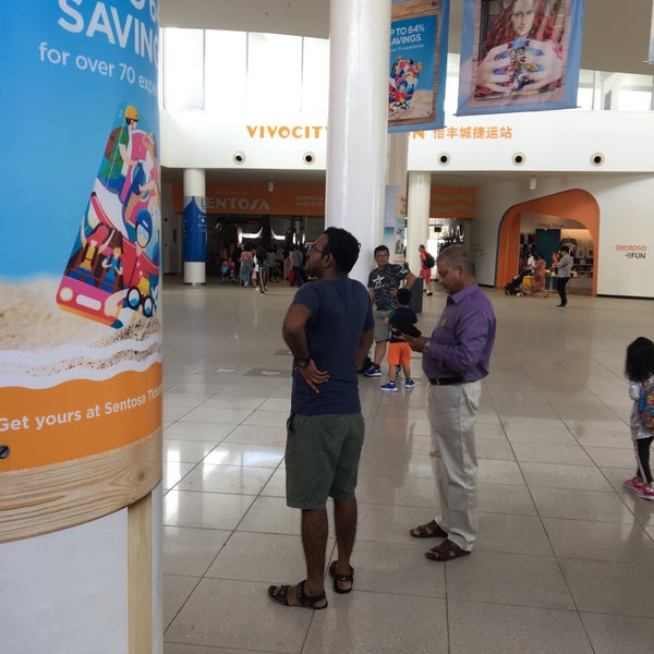 Photos at HarbourFront MRT Interchange (NE1/CC29) - Metro Station in ...