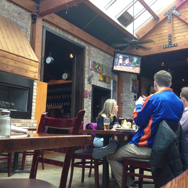 Logan Bar & Grill - Logan Square - 71 tips