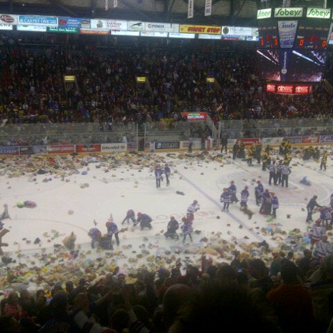 Photos at Kitchener Memorial Auditorium Complex - Auditorium ...